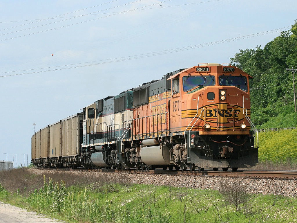 BNSF 8870